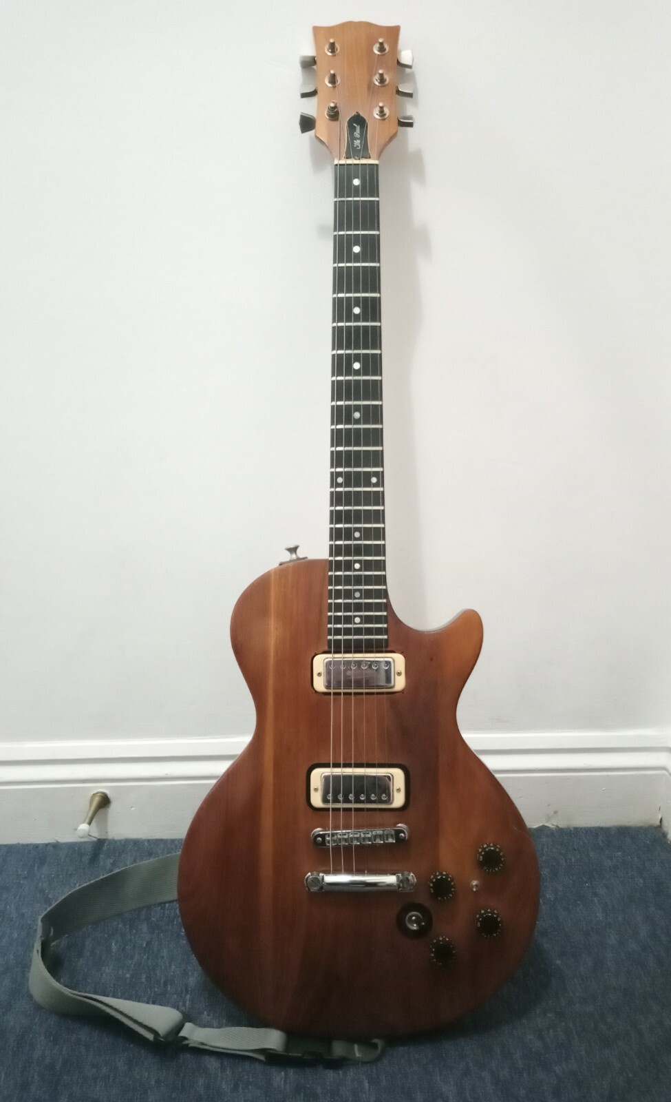 Gibson "The Paul" electric guitar >> Vintage Guitar and Bass