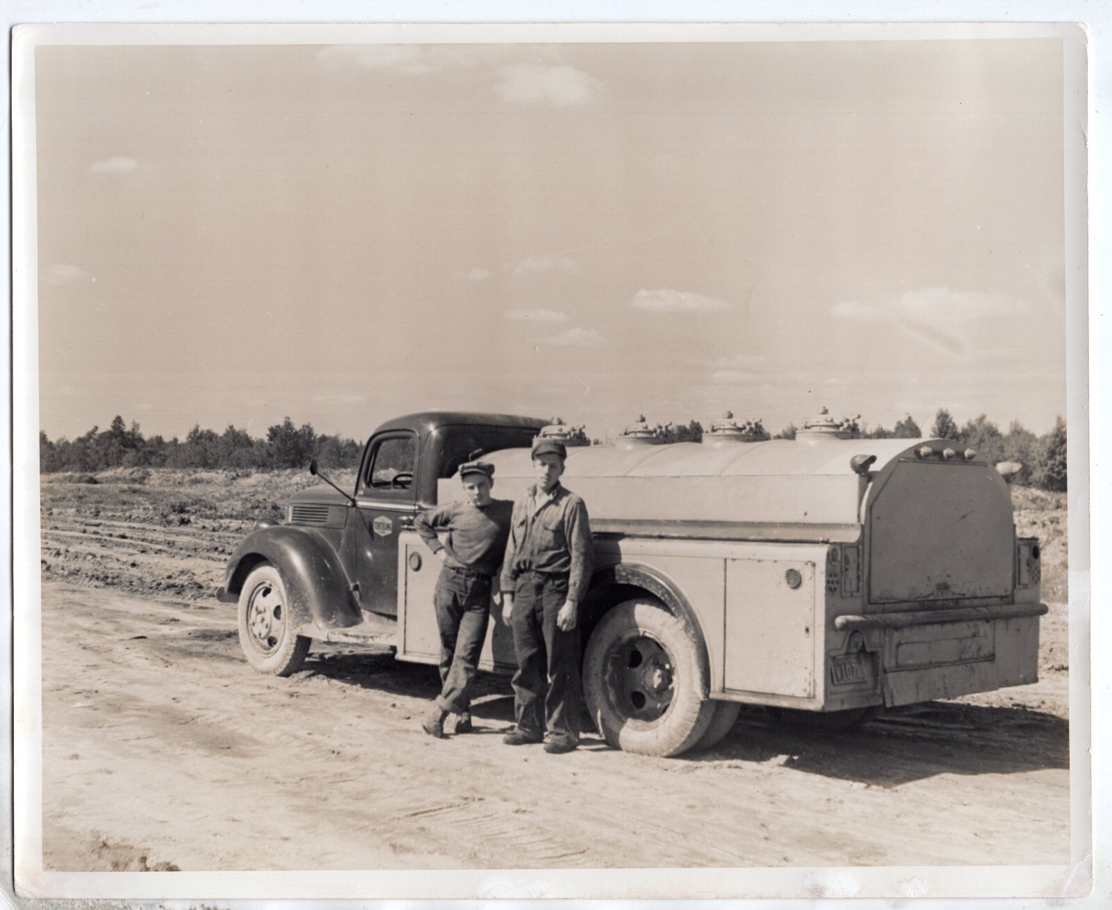 TANKER TRUCK Drivers Crew VINTAGE 1940's Original 8 x 10 PHOTO | eBay