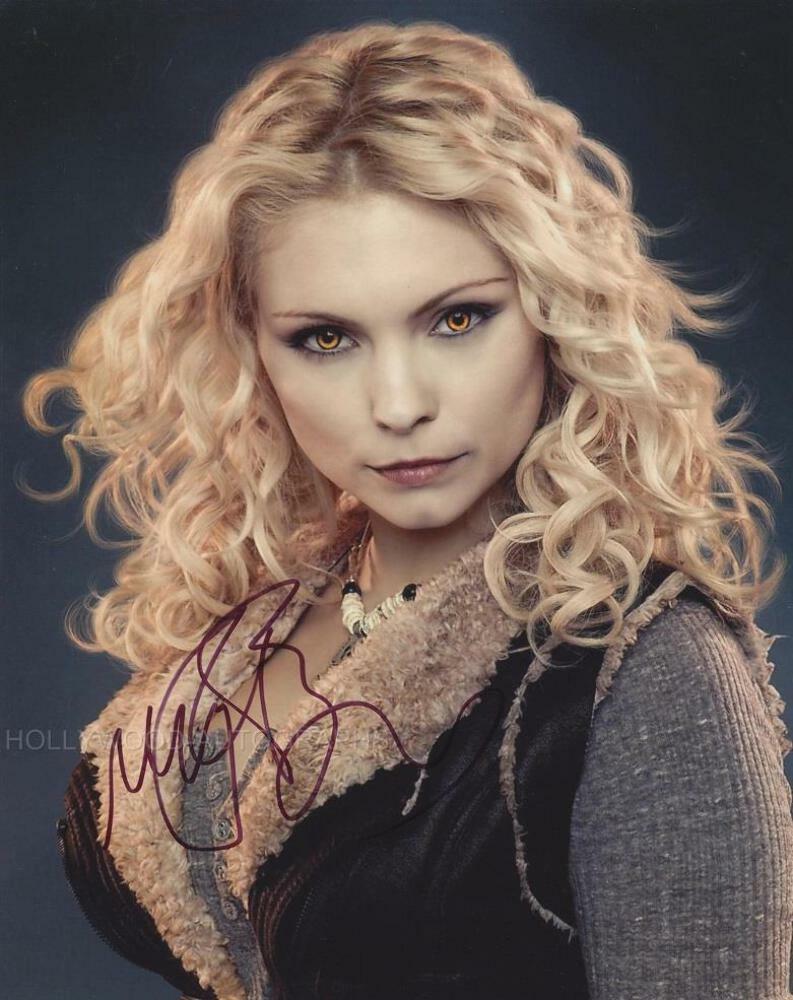 Myanna Buring Twilight