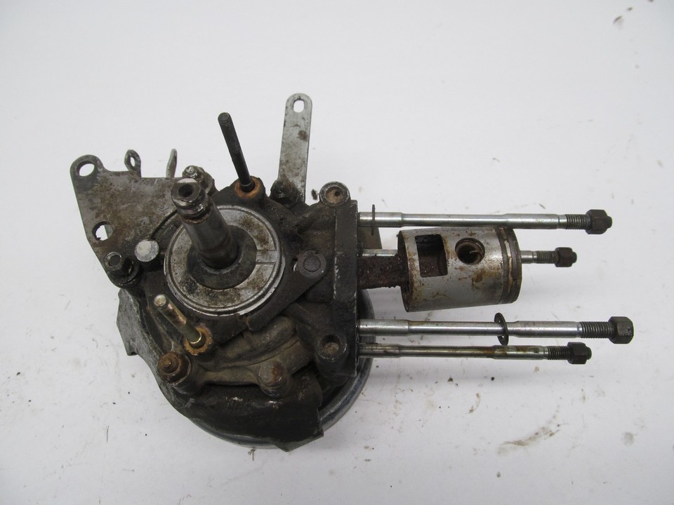 1979 MOTOBECANE 50V 50 V MOPED ENGINE MOTOR BOTTOM END WITH CLUTCH AND ...