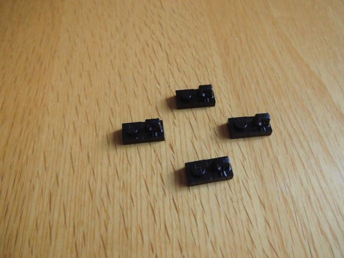 Lego 4 x 30383 Black Hinge Plate 1 x 2 Locking with Single Finger on ...