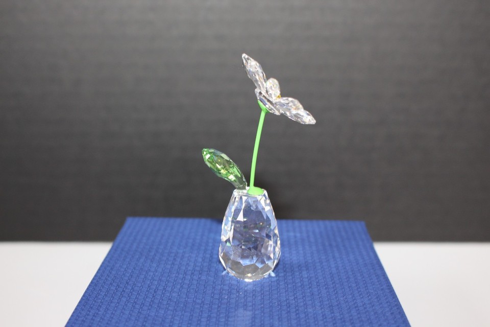 Swarovski Flower Dreams Daisy Figurine #5254328 / 5723649 April Birth ...