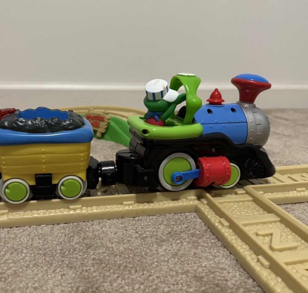 LeapFrog Leaps Phonics Railroad Alphabet Train & Track for sale online ...