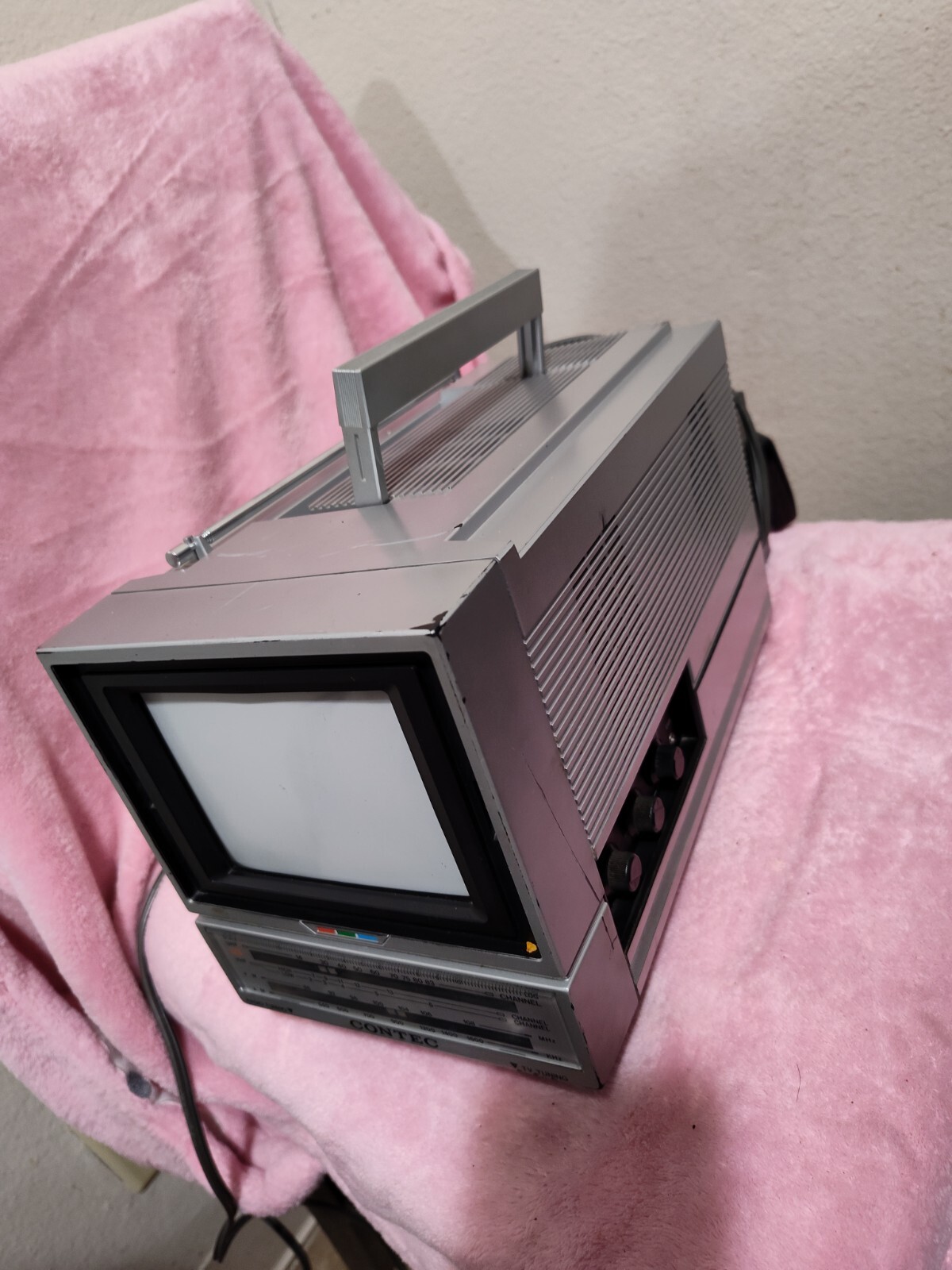 Vintage Contec KRB-1541 5" Portable Color TV AM FM Radio W/ AC Adapter ...