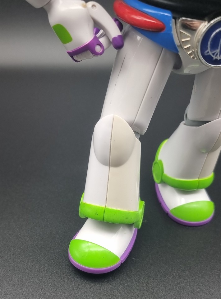 2010 Toy Story Buzz Lightyear with Light Up Anti Gravity Utility Belt ...