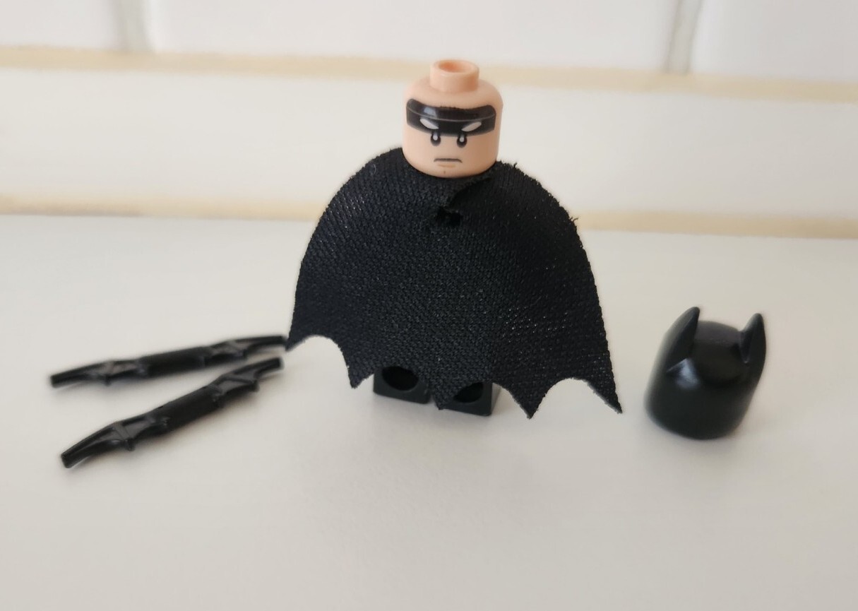 LEGO Batman minifigure batarang black cape sh312 | eBay
