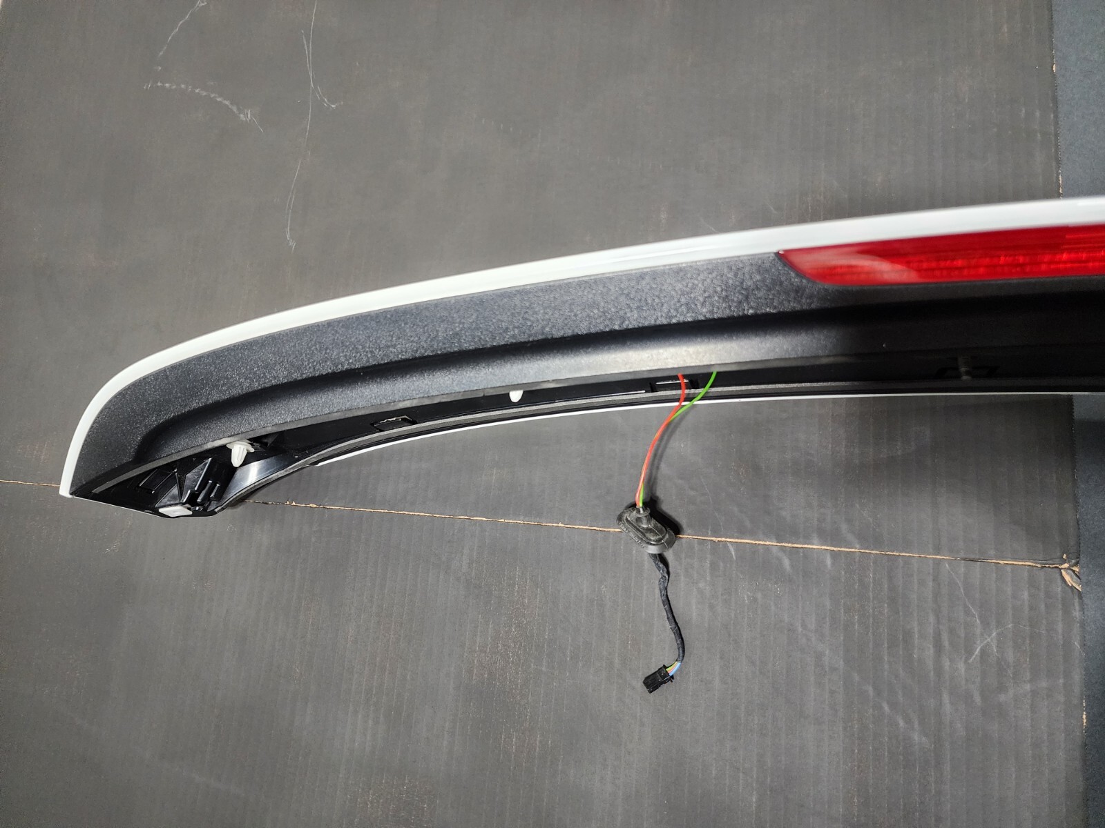 AUDI Q5 REAR 09-17 TRUNK LID TAILGATE SPOILER BRAKE LIGHT PEARLE WHITE ...