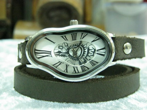 Salvador Dali Melting Watch Time Warp Fluid Wavy Watch Soft ladies ...