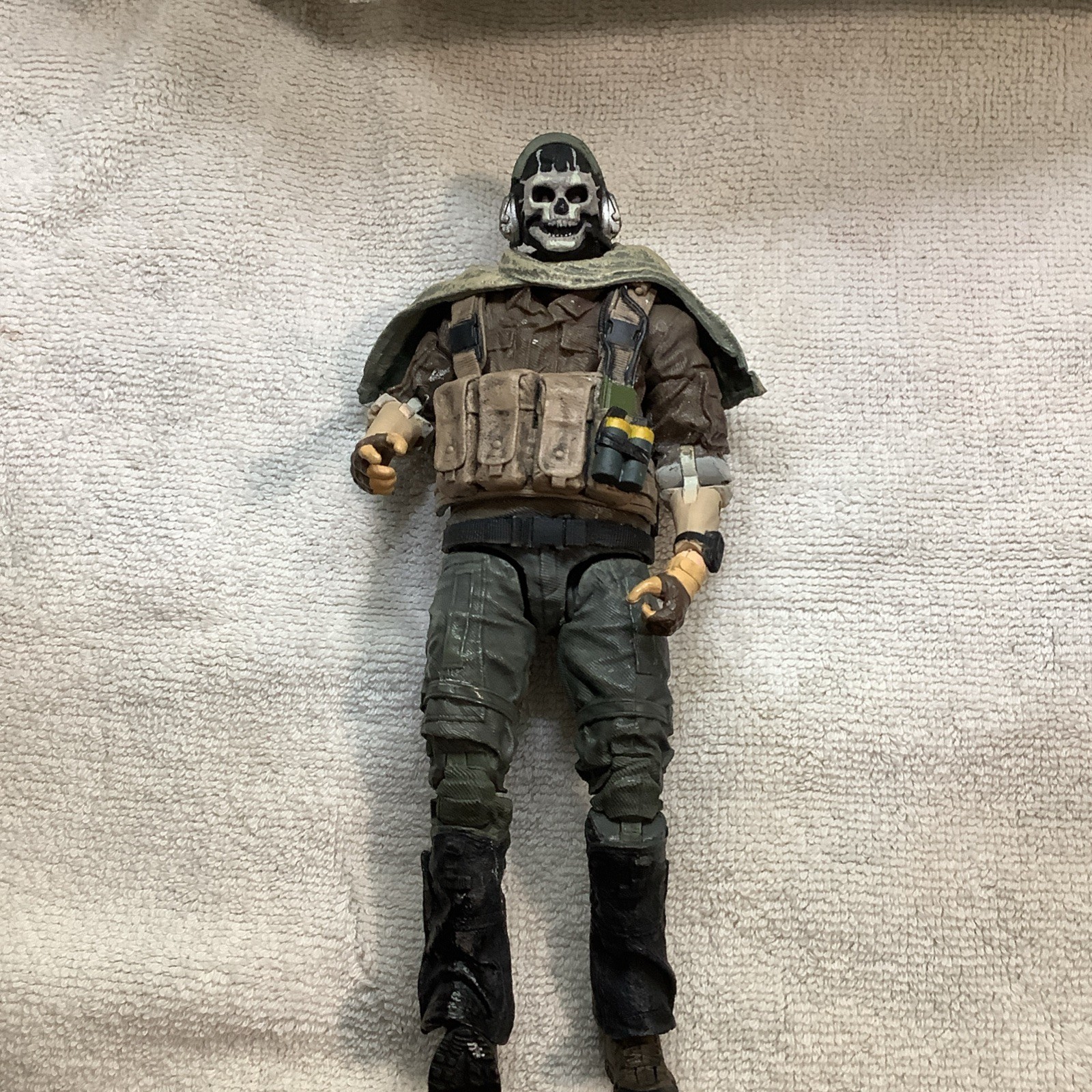 McFarlane Toys Call of Duty Modern Warfare Ghost Action Figure ...