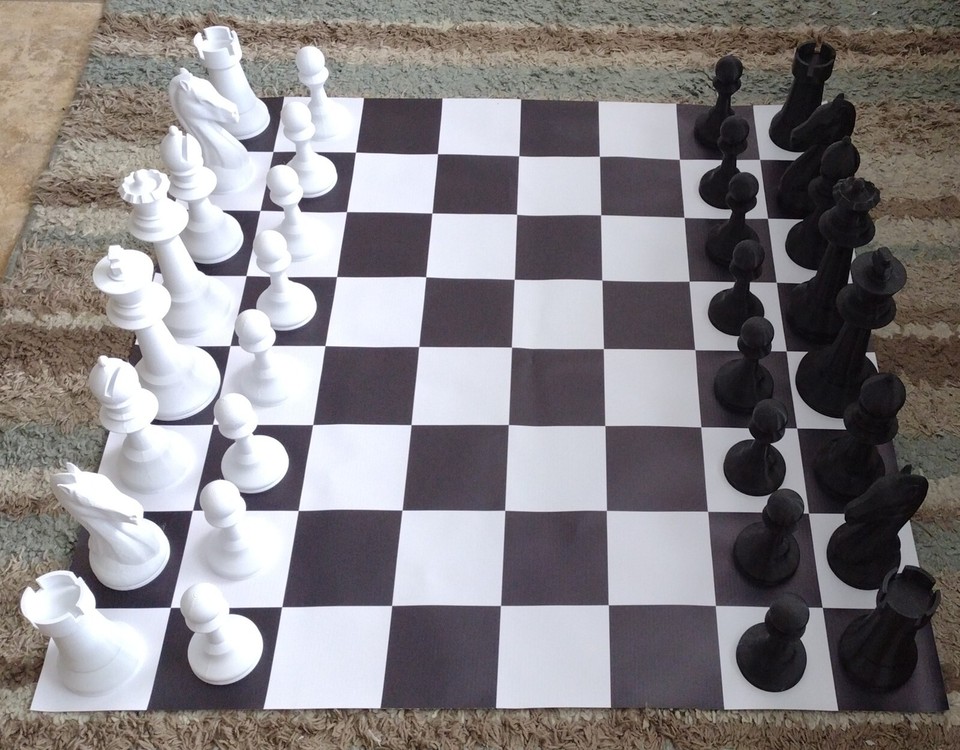 Giant 8 Inch High Chess Set With 8-1/2" High Kings | eBay