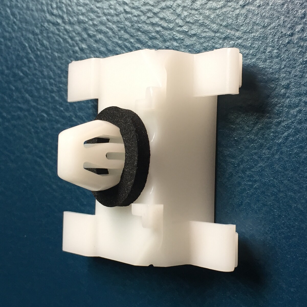 2pcs Trim Moulding Nylon Clip with Sealer For 2003-2012 Land Rover ...