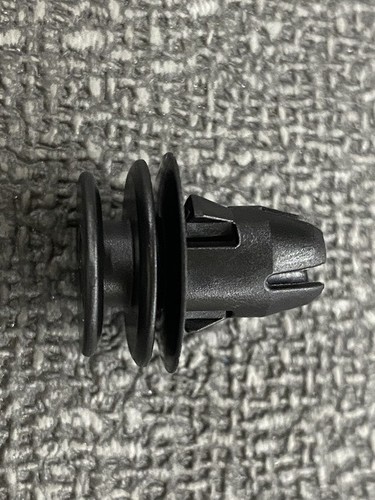 SINGLE 2008-20 RAM 1500 2500 3500 Tail Lamp Clip OEM# 68061648AA | eBay