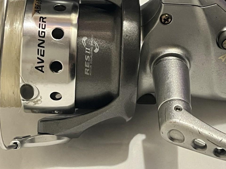OKUMA ABF-65 Avenger Spinning/Bait Runner Reel with Duel Drag 4.8:1 ...