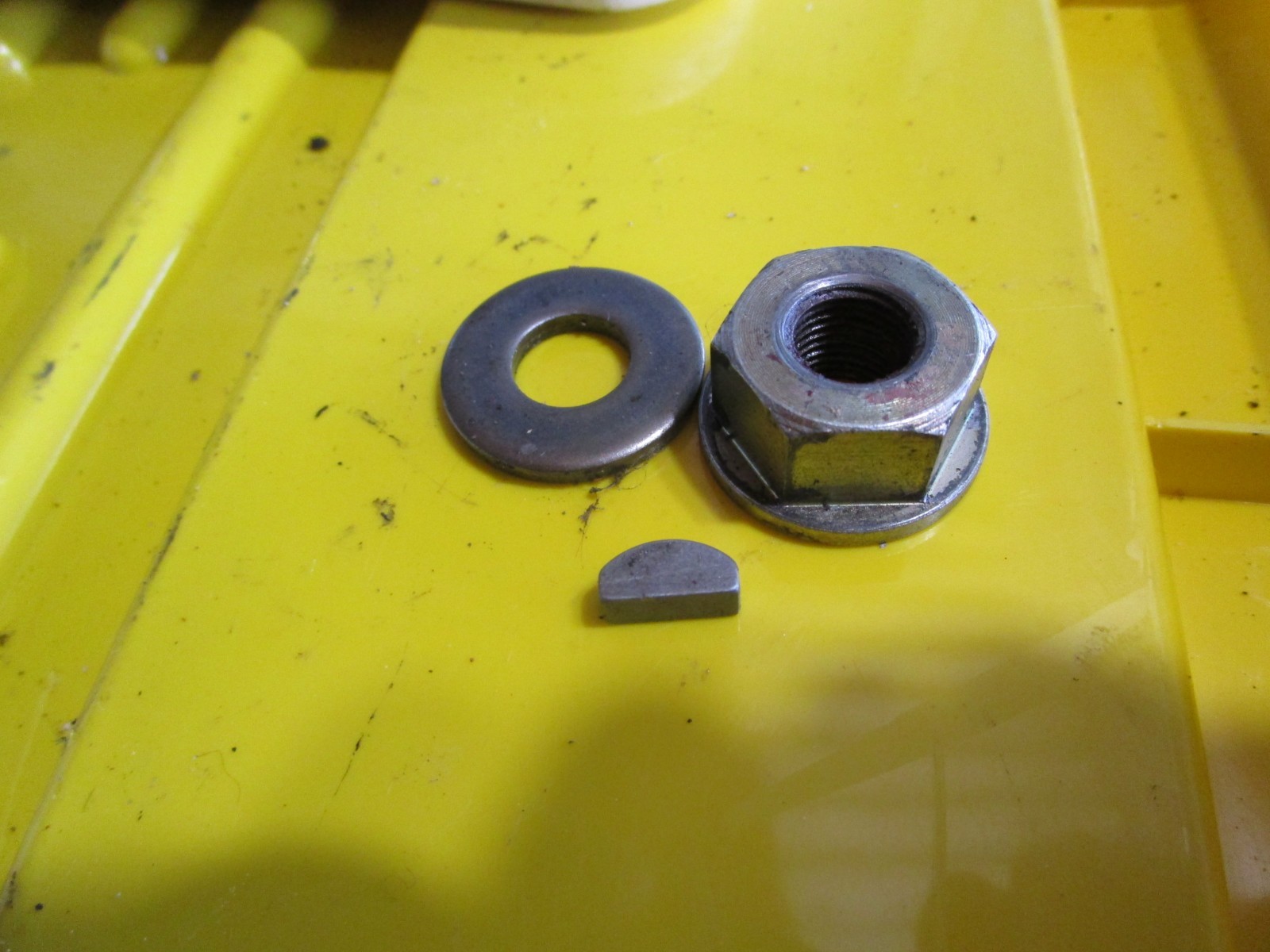 Yamaha mariner outboard 20HP 25HP ROTOR NUT & KEYWAY 90170-12066-00 ...