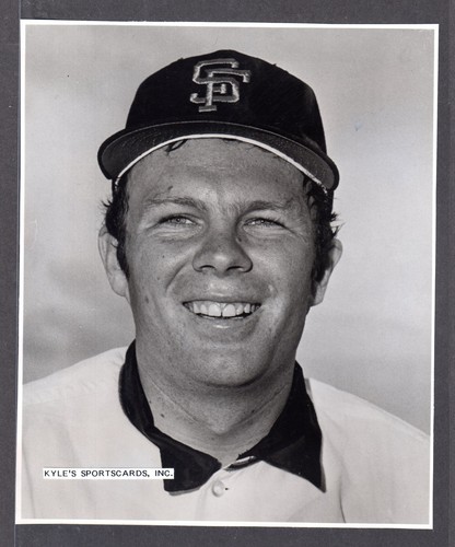 Alan Gallagher SF GIANTS UNSIGNED 7-1/2 x 9-1/8 B & W ORIGINAL STAFF ...
