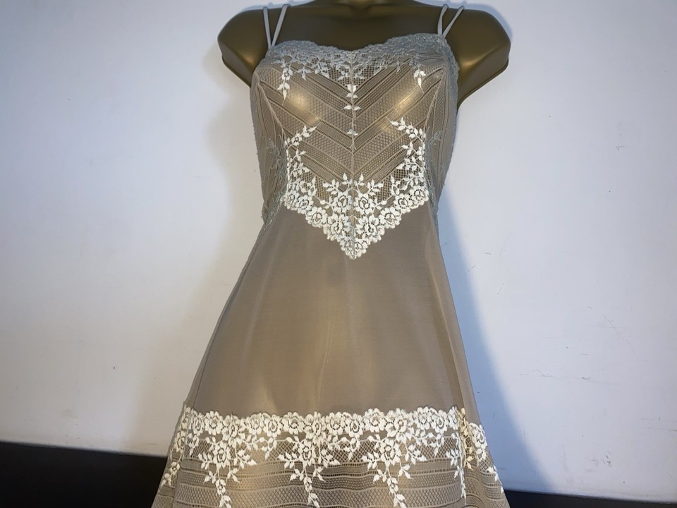 GORGEOUS SHEER CREAM FITTED NEGLIGEE/ NIGHTDRESS SIZE M | eBay UK