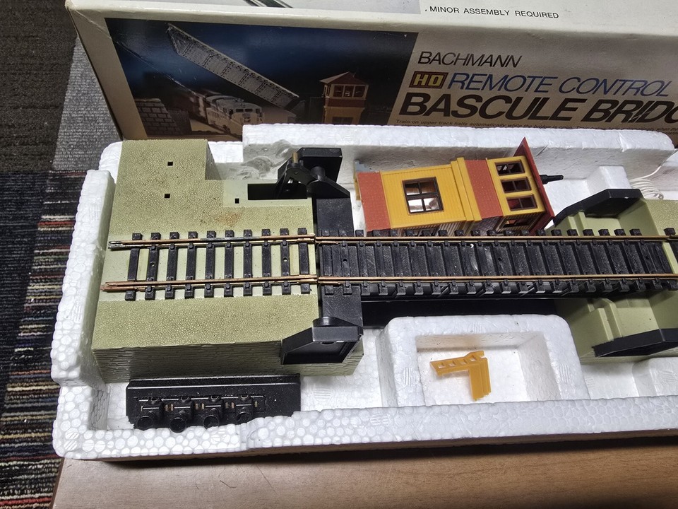 HO Bachmann Remote Control Bascule Bridge. For Parts | eBay