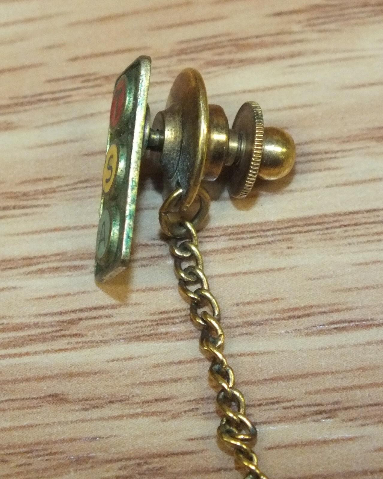 TSA Red Yellow Green & Gold Tone Traffic Light Collectible Pin / Lapel ...