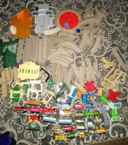 Thomas the Tank Engine (110+Pieces) Lot Trains,Track,and Misc ...