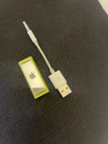 Apple iPod Shuffle 3rd Generation Green 2 GB | eBay