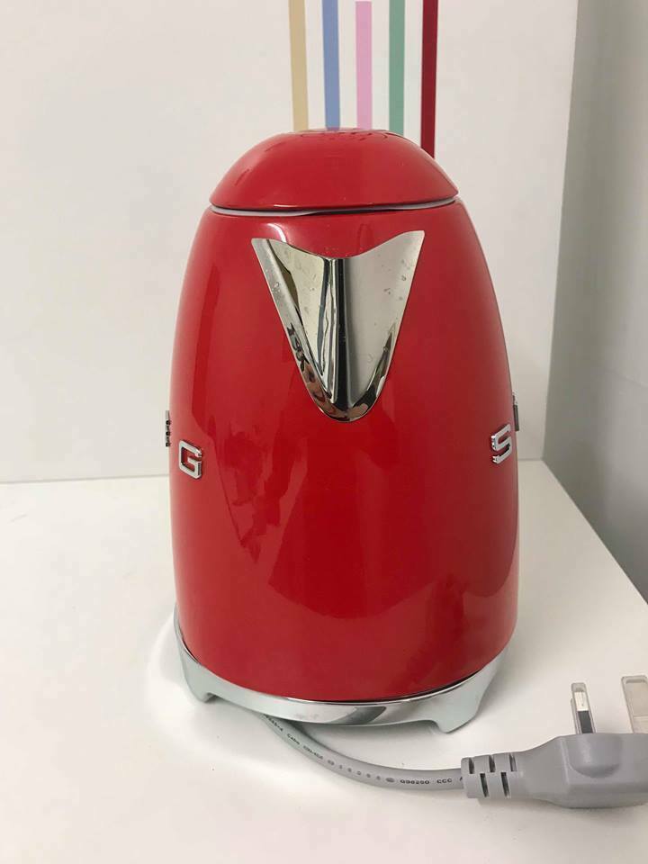 Smeg KLF03 50's Retro Kettle, Choice of Colour, Customer Return, Dent ...