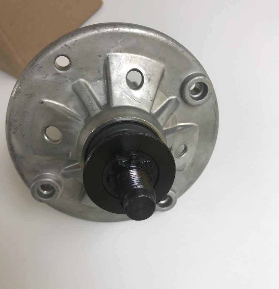 AUC15811 John Deere OEM Spindle Assembly | eBay