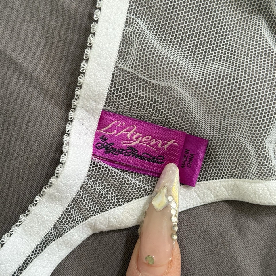 L’Agent by Agent Provocateur White Lace Bra Panty Garter Straps ...