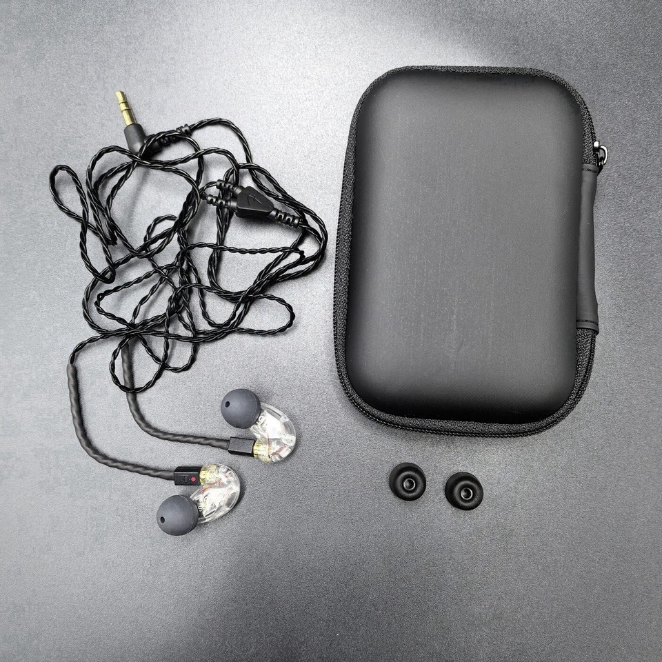 Shure SE215 Wired Earbuds Headphones Sound Isolating In-Ear Earphones ...