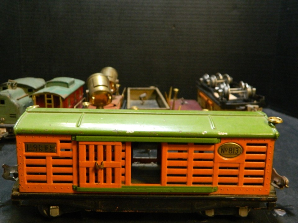 Vintage Lionel (7) Piece Prewar Tin Train Set ...