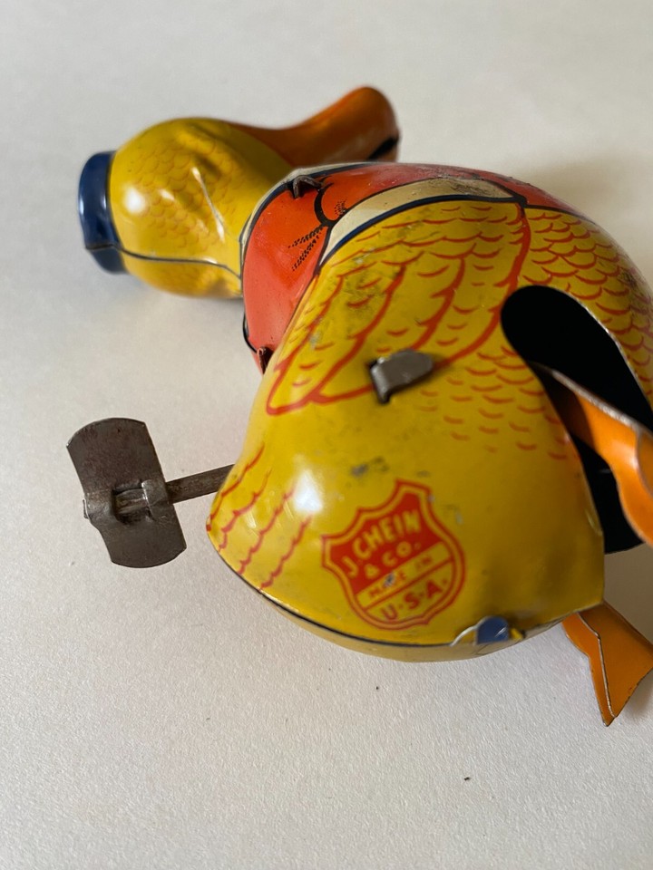 Vintage J CHEIN WALKING WIND UP DUCK TIN TOY, Winds up and waddles ...