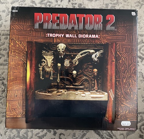NECA Predator 2 Trophy Wall Diorama • Inc 9 Skulls & Original Packaging ...
