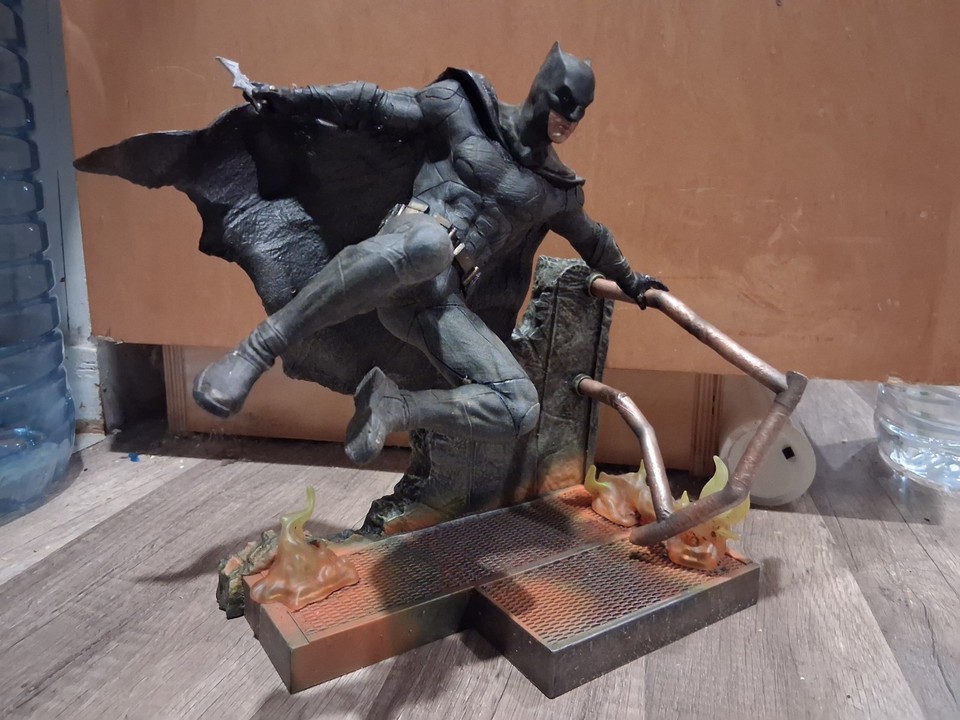 DC Gallery Justice League Batman PVC Diorama Statue Diamond Select Ben ...
