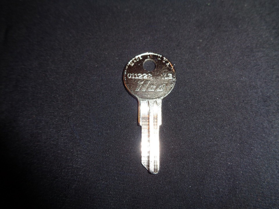Key Blank Y13 / O1122R Ilco Yale USA Silver Keys Y 13 One Key Blank New ...
