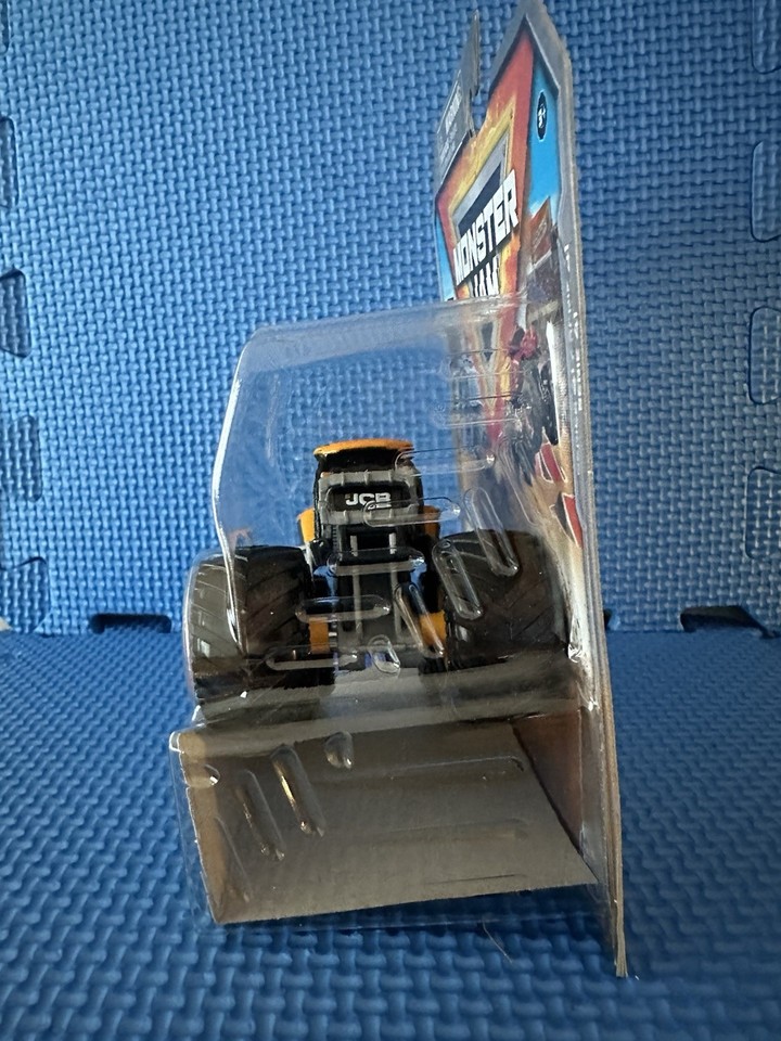 2025 Monster Jam JCB DIGATRON Series 41 NEW TRUCKS ON DUTY 1/64 FIRST ...