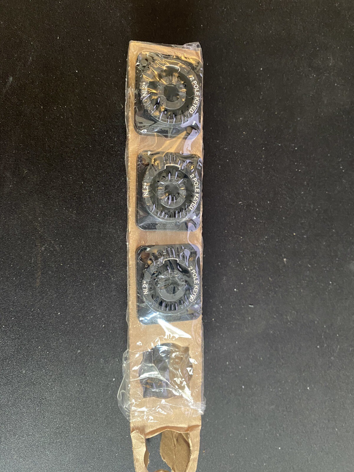 Speakon 2-pole keyed chassis / panel mount socket connector. Solder ...