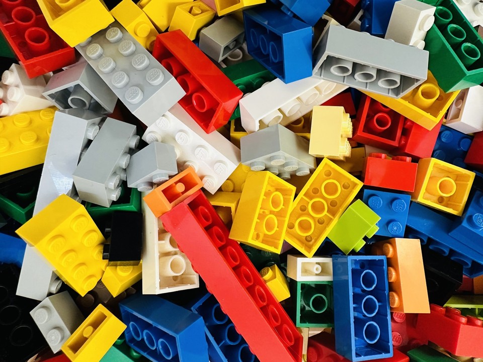 Lot Of 300 Lego Basic Bricks Blocks Random Colors Sizes 1X2 2X2 2X3 2X4 ...