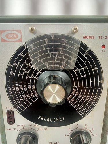 RF Signal Generator Valve Design 120Khz-130Mhz, Tech, Model TE20D ...