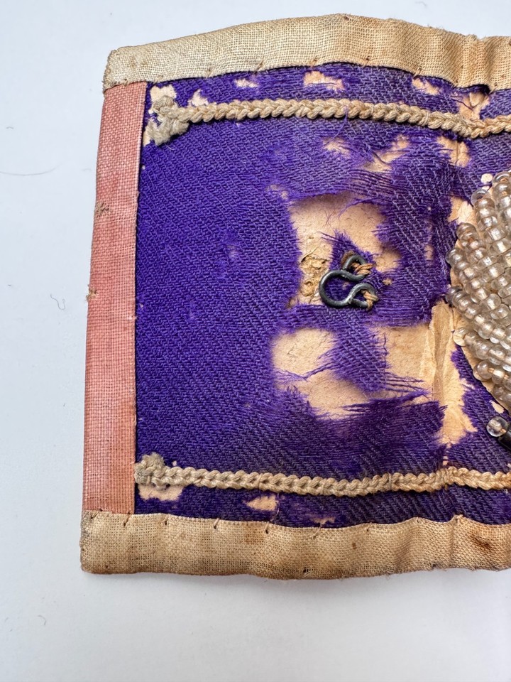 Antique MOHAWK IROQUOIS Native American Raised Hand Beaded Folding Pin ...