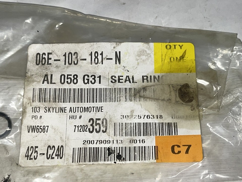 Victor Reinz Volkswagen Crankshaft Sealing Flange 06E 103 181 N *I-51 ...
