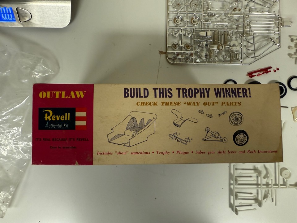 Original Revell Ed "Big Daddy" Roth's Outlaw Model Kit / 1962 H-1282: ...