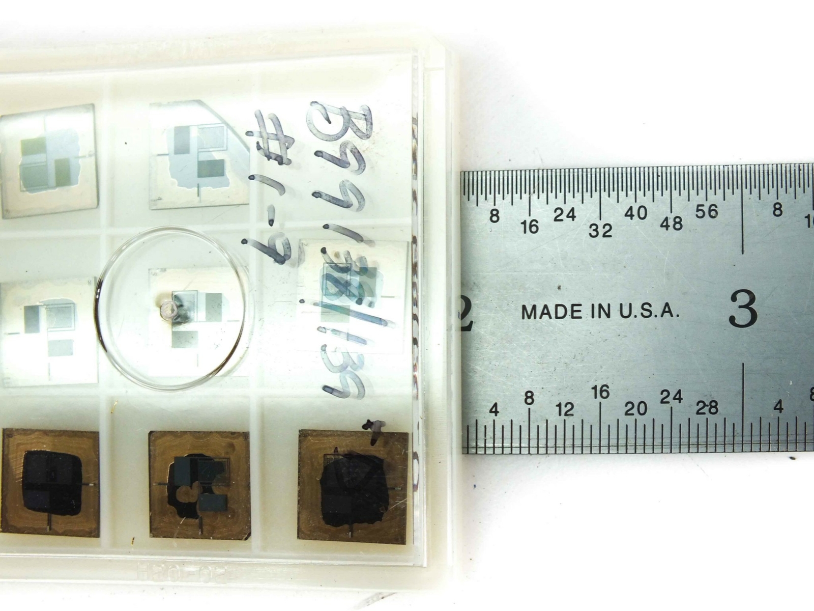 Entegris H20-551 9-slot 2x2 Bare Die CSP Tray W/ Cover and Clip - for ...