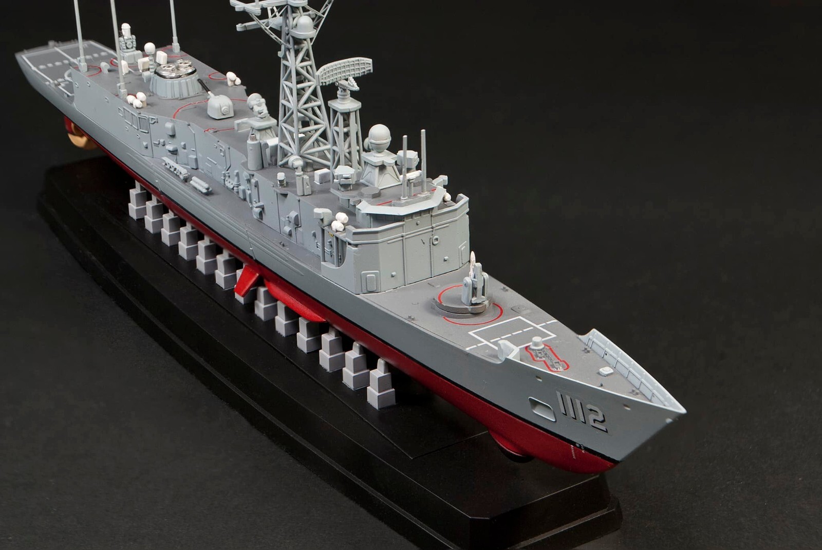 AFV Club SE00701 1/700 Perry Class Frigate ROCN (PFG-1112) w/ Base-USA ...