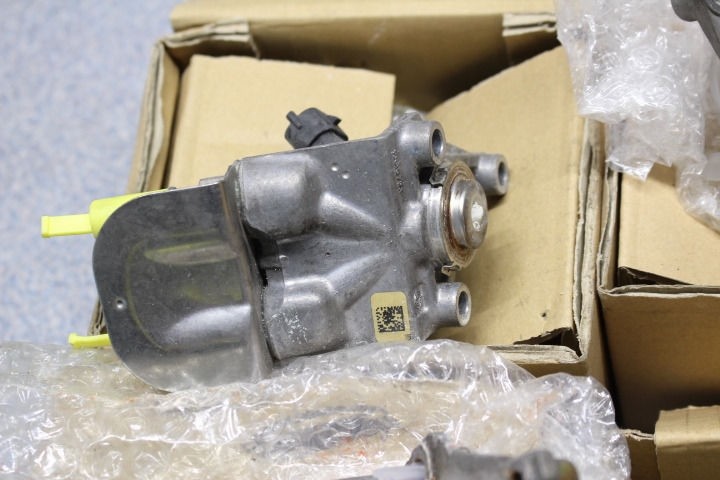 Hino Bosch Dosing Doser DF DEF Urea Injector Assembly Cummins ISX ISB ...