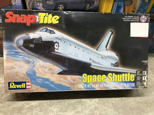 Revell 1/200 scale Space Shuttle Snaptite airplane model kit | eBay