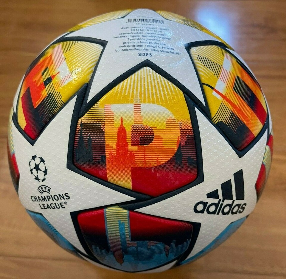 Adidas Champions League 2022-23 soccer ball finale Saint Petersburg ...