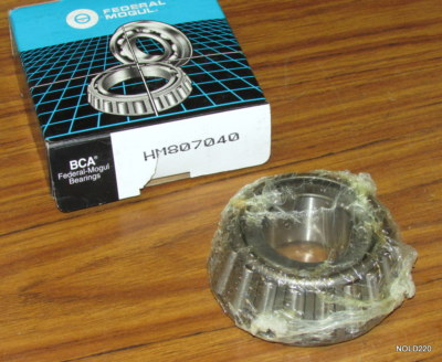NEW Differential Pinion Bearing Federal Mogul HM807040 (J1367 DS1252 B2 ...