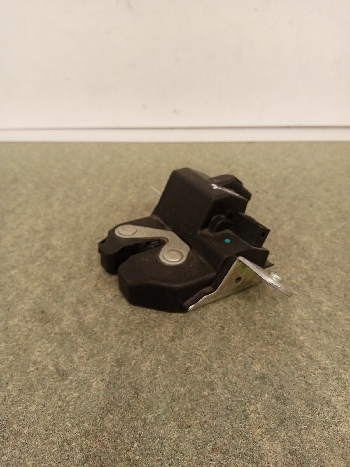 VAUXHALL corsa Tailgate Lock Catch Mechanism 39021416 | eBay UK