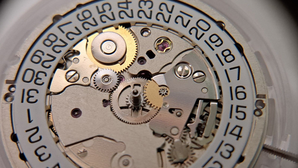 ETA 2892 A2 Movement NEW, 21 Jewels w/hour wheel, clamps, & screws AUTO ...