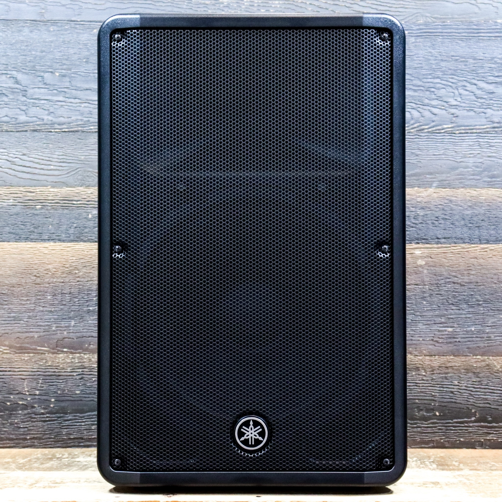 Yamaha DBR15 - 2-Way Bi-Amp Bass-Reflex Type 1000-Watt 15" Powered ...