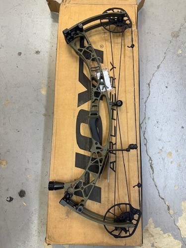 Hoyt Alpha X 33 RH 70# Wilderness NEW 1771367 | eBay